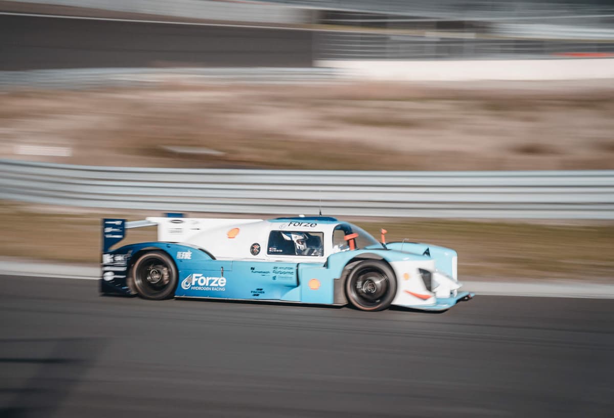 High speed with hydrogen: How the Forze Hydrogen Racing team wants to ...
