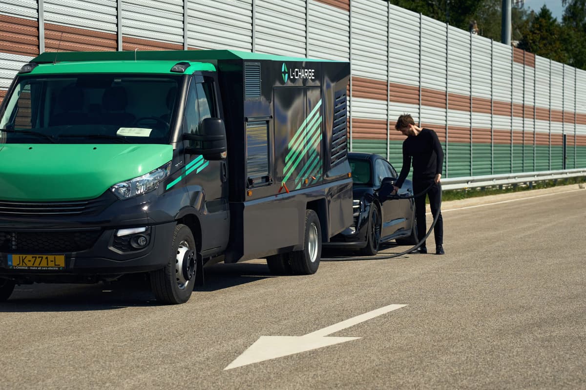 L-Charge wins clean EV charging solution award | Technology | H2 View