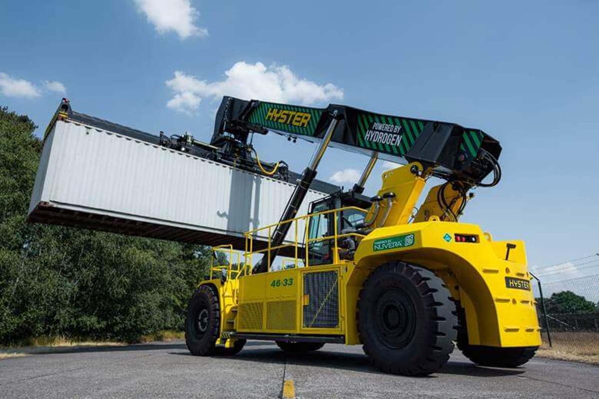Hyster hydrogen-powered reachstacker shipped to Port of Valencia ...