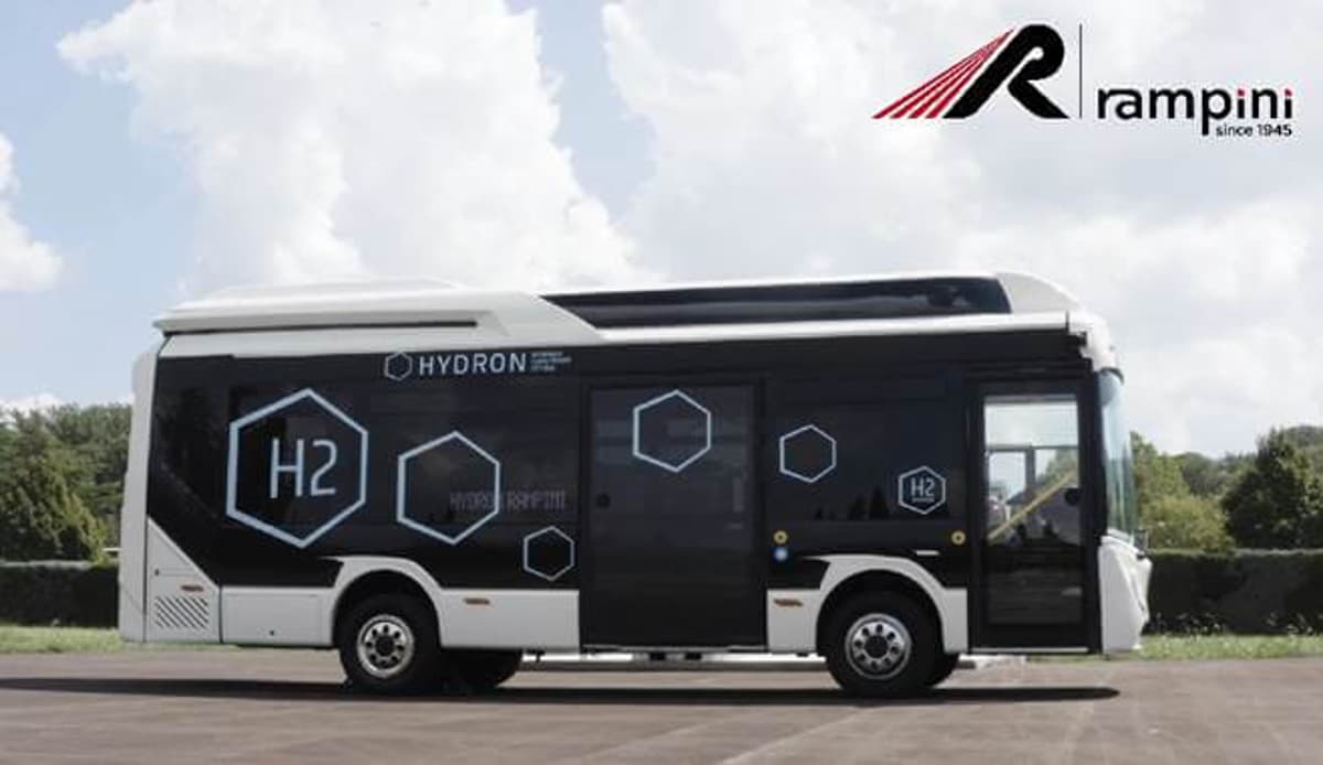 Italian hydrogen-powered bus using Loop Energy fuel cells launched ...