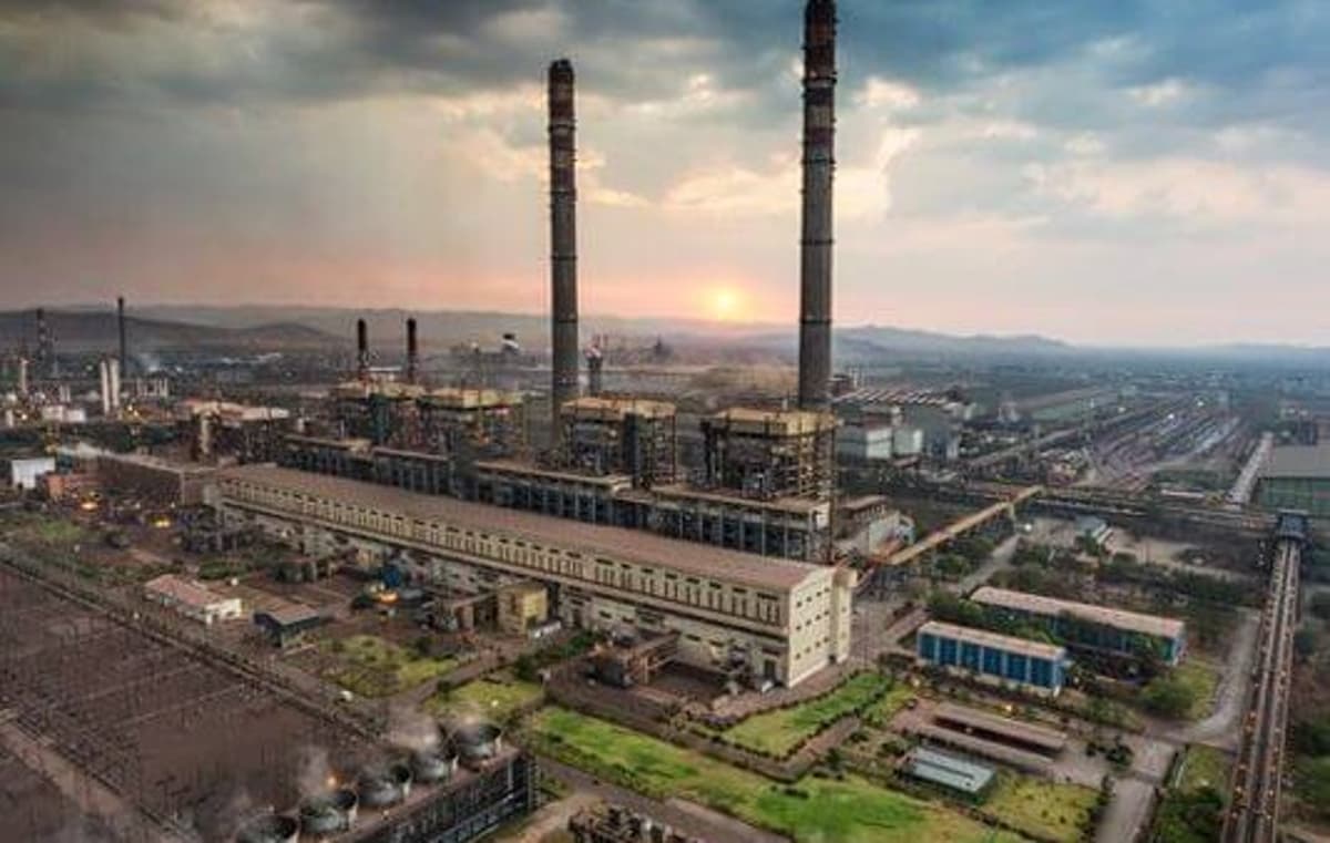 JSW starts up major green hydrogen plant to supply Vijayanagar DRI ...
