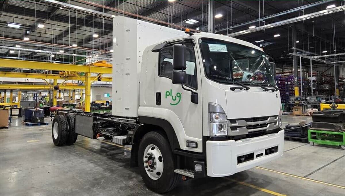 Plug Power unveils hydrogen-powered truck for middle-mile deliveries ...
