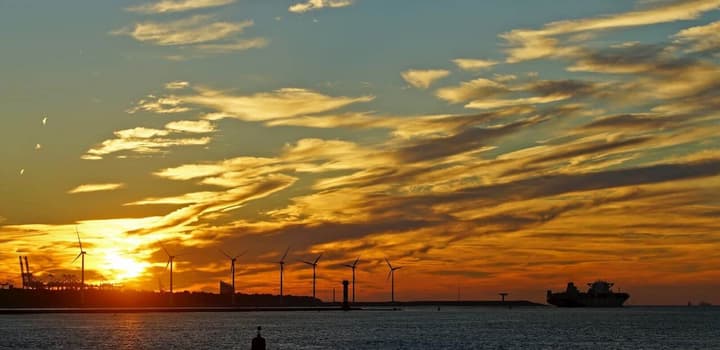 Shell wants to create a green hydrogen hub in the port of Rotterdam