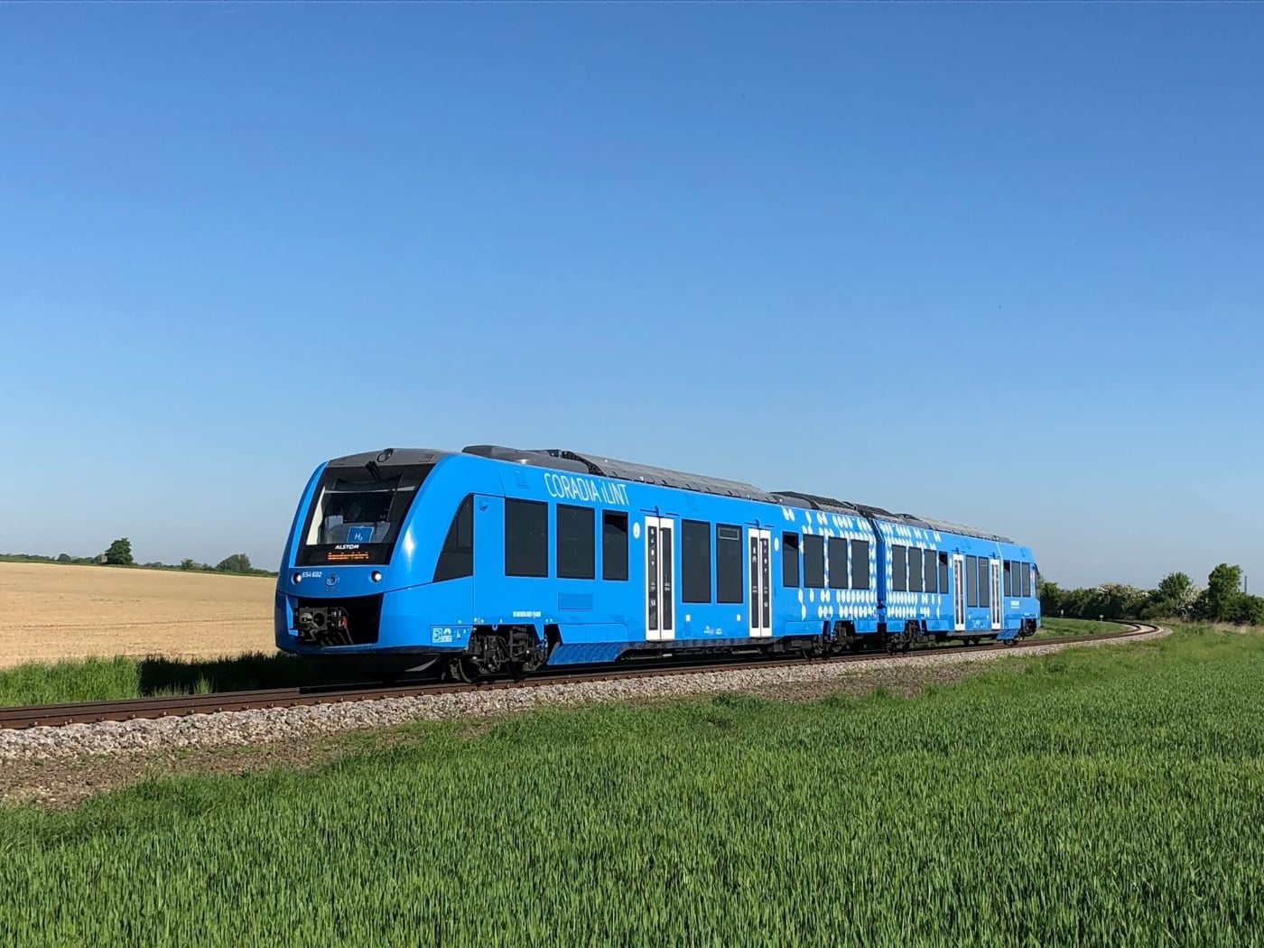Alstom’s hydrogen-powered Coradia iLint successfully completes testing ...